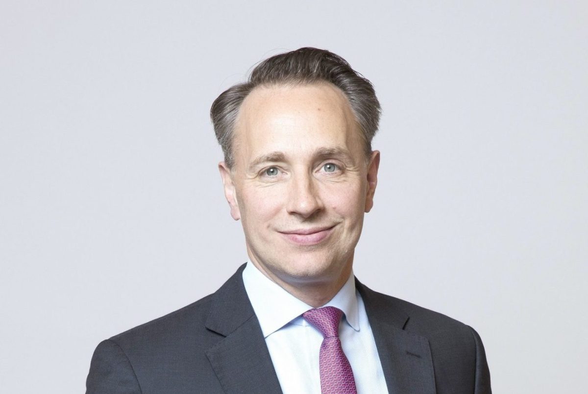 Axa-Chef Buberl kritisiert Steuern auf "Superprofite" und die deutsche ...