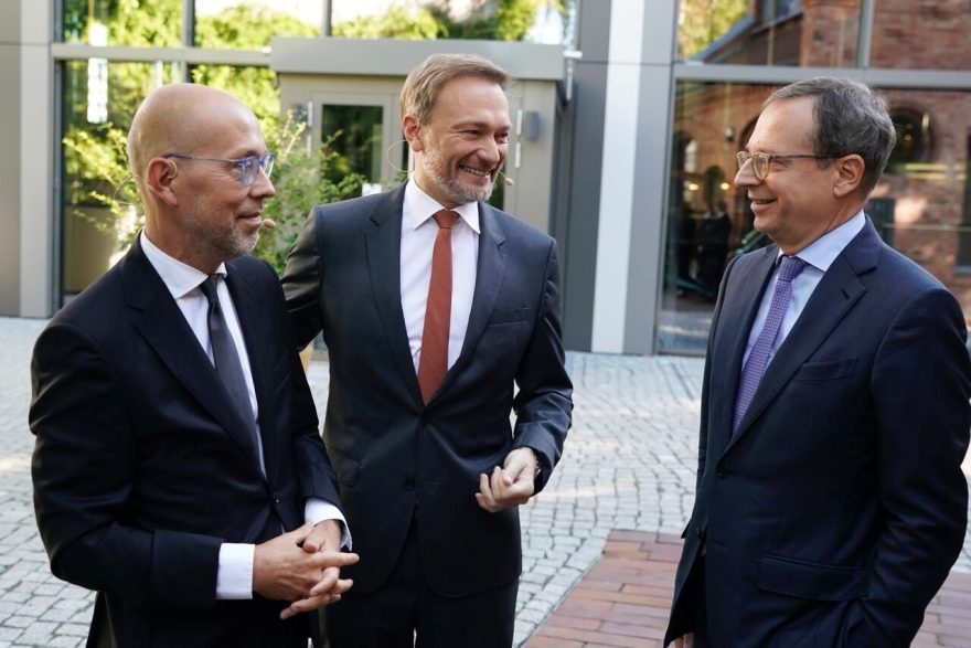 Warum Finanzminister Lindner als Versicherungsvermittler eine gute ...