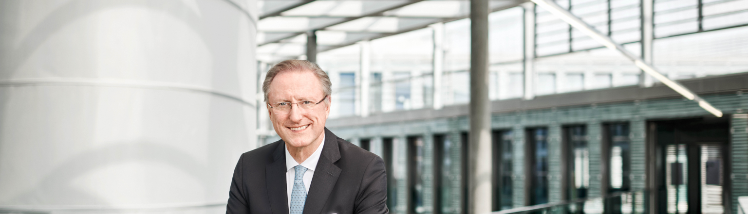 Uwe H. Reuter rückt an die Spitze des VHV-Aufsichtsrats ...