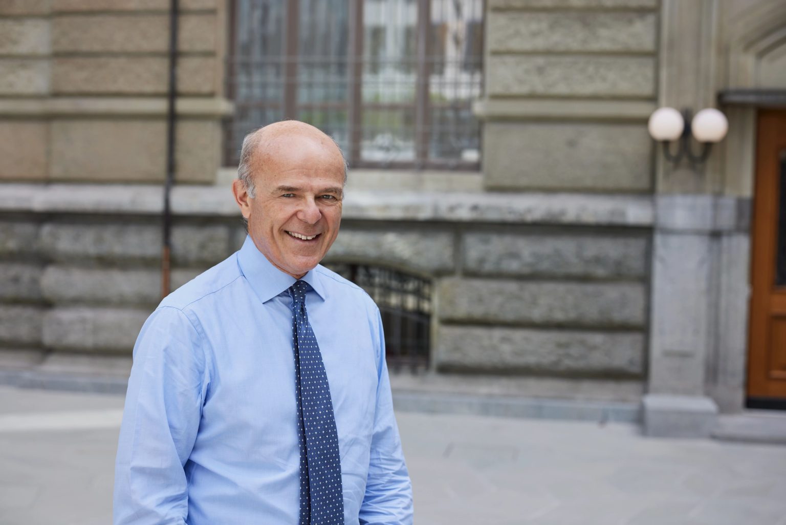 Zurich-Chef Greco erwartet Widerstand gegen US-Finanzinvestoren ...